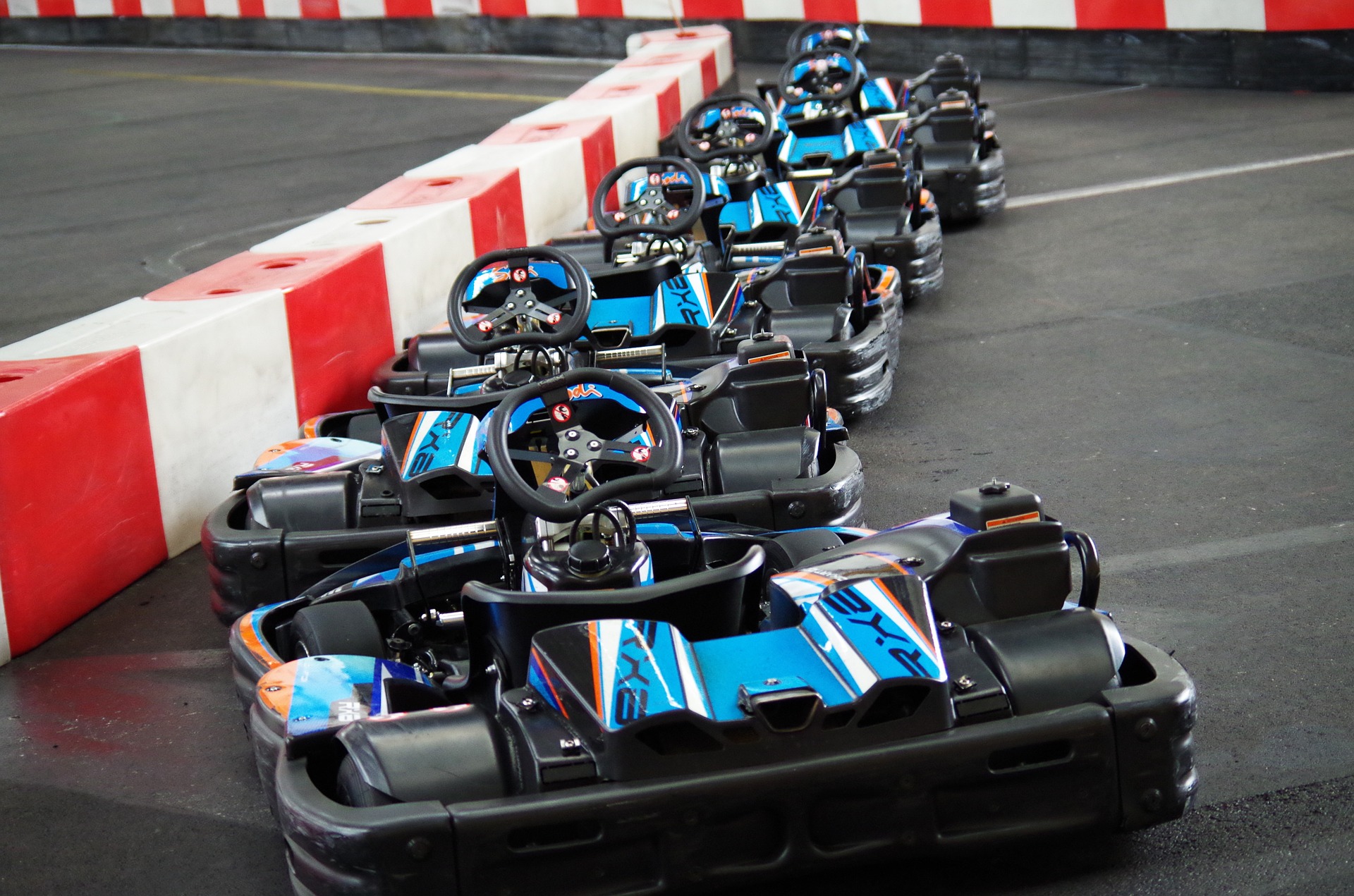 ¿Te apetece retar a tus amigos a una carrera de karts? | ShMadrid
